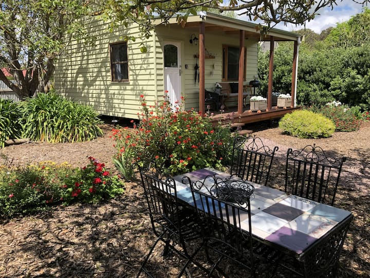Henry's Cottage Penola Under The Walnut Tree - Penola