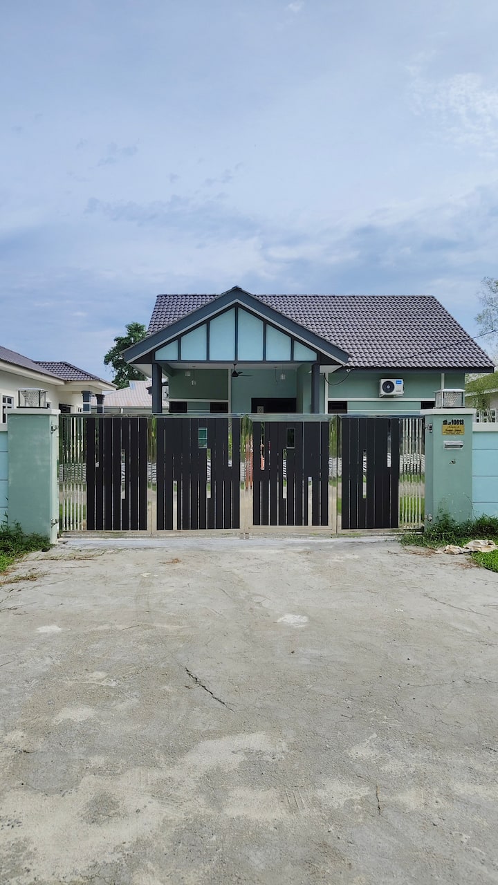 Homestay Adnira Villa Muji Cozy 3br Tapah, Perak - Tapah