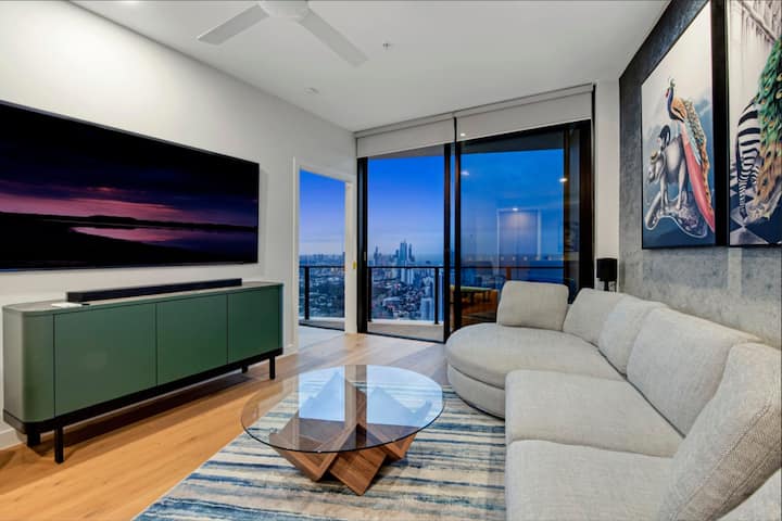 Luxe 2br Apt W/ Stunning Ocean & City Views! - Broadbeach