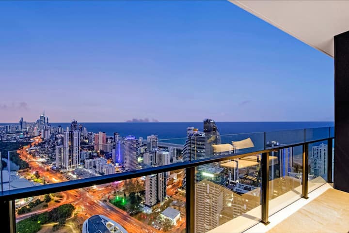 Luxe 2br Apt W/ Stunning Ocean & City Views! - Broadbeach