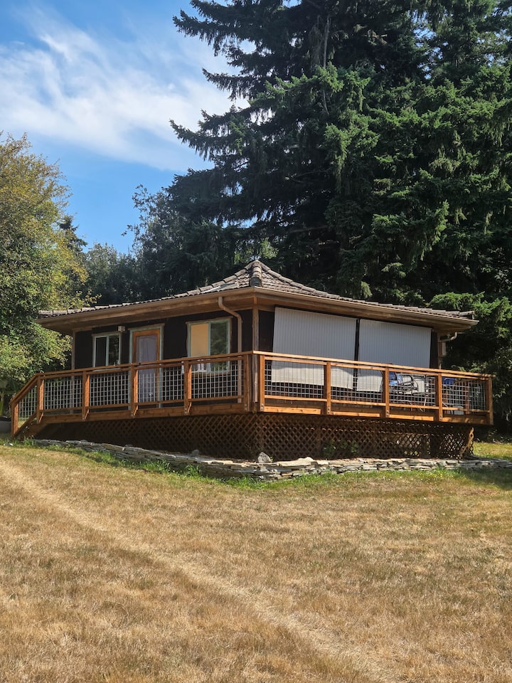The Pagoda – Quiet Cabin Retreat - Bellingham, WA