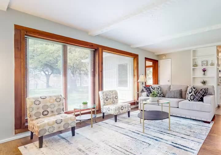 Cozy Ranch 3br2ba • Game Room •Sleeps 10 • Pets Ok - Buda, TX