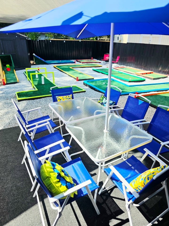 The Mini Golf Oasis King Beds/movie/game Room. - Columbus, GA