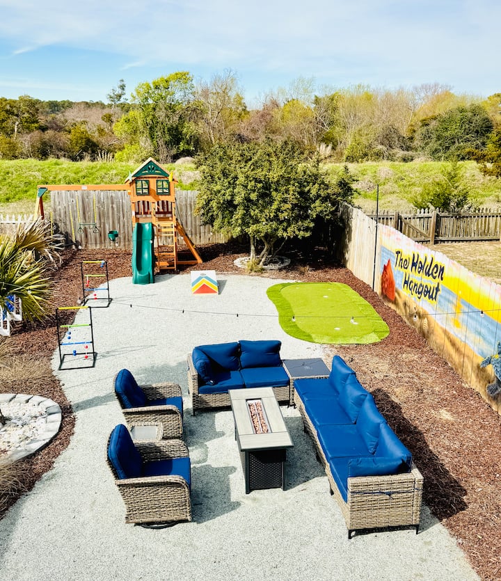 Family Beach Retreat W/ Playground + Putting Green - Holden Beach, NC