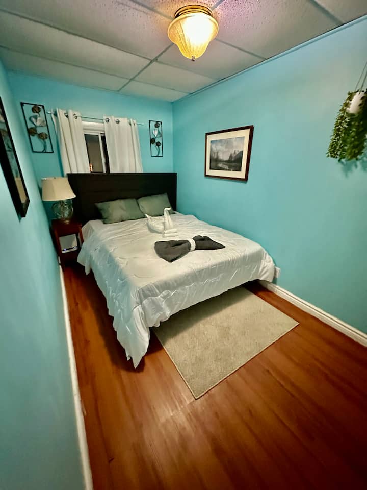 Peterborough Inn Private Room 1 - Peterborough, ON, Canada