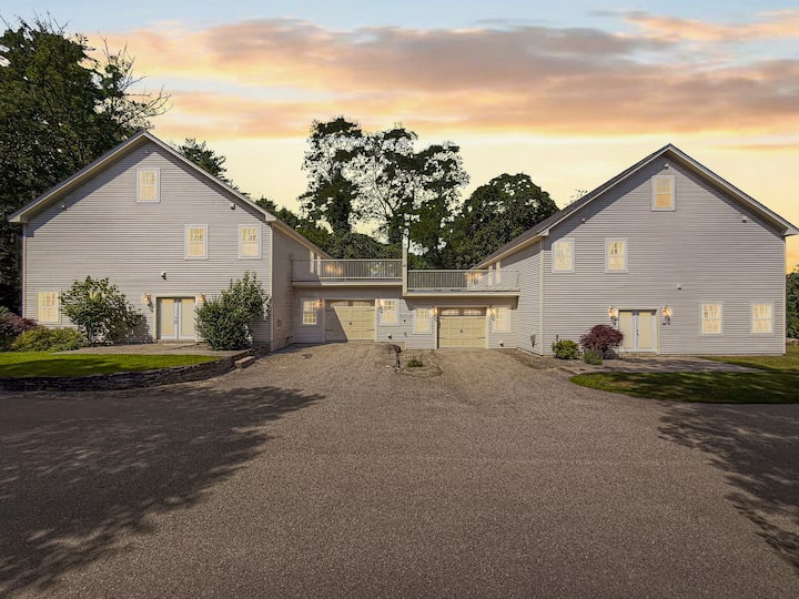 Locust Lodge #1 | 26 Beds, Sleeps 42, Hottub, Pool - North Conway, NH