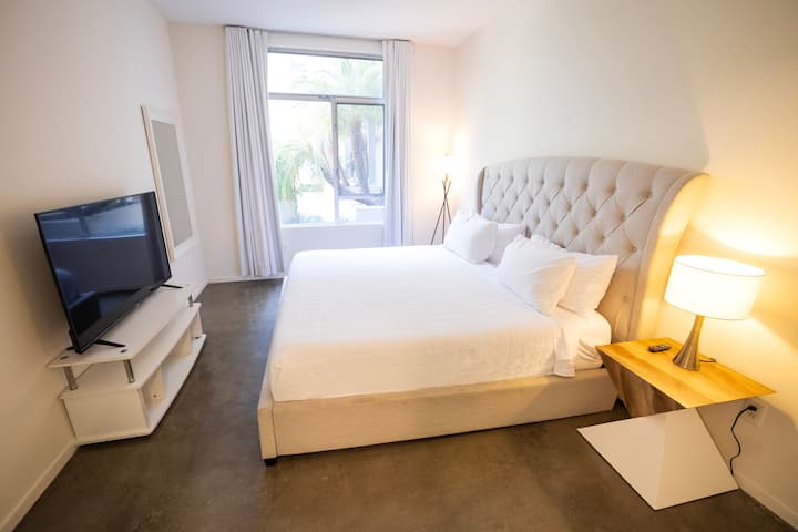 2 Bedroom Hollywood|free Parking|gym|pool|jacuzzi - Los Angeles, CA