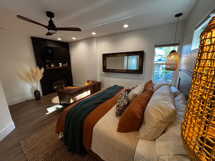 Serenity Luxury Suite @ Iris Oasis - Redding, CA