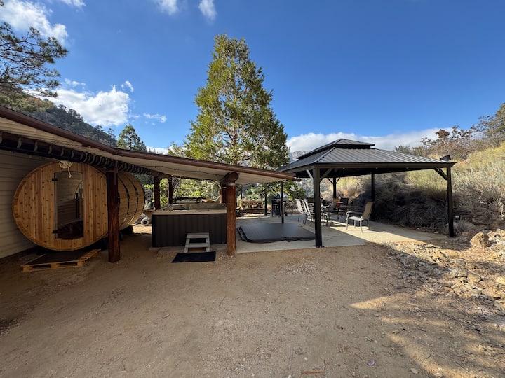 Mountain View Retreat - Frazier Park, CA