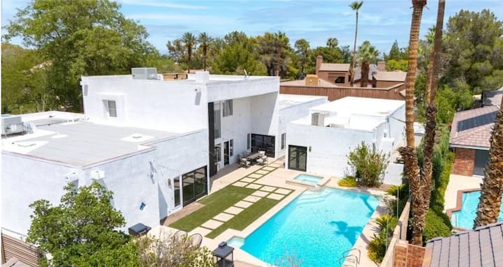 Aesthetic Vibe Home In Vegas Near Strip - Las Vegas, NV