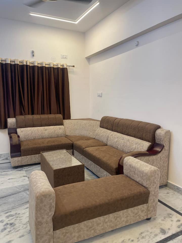Luxurious Spacious 3bhk ( A/c ) Apartment - Hyderabad