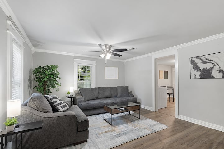 2 Br Cozy And Stylish Home - Conway, AR