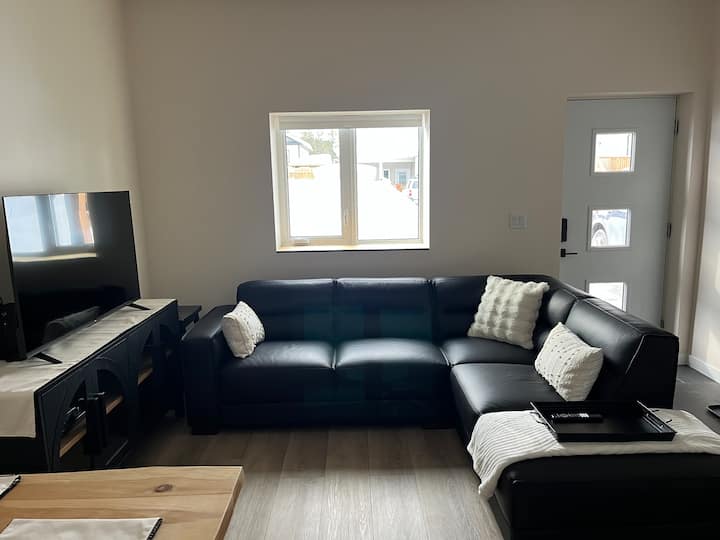 Welcome To Bb’s - Accommodations Are On 1st Floor. - Whitehorse, Canada