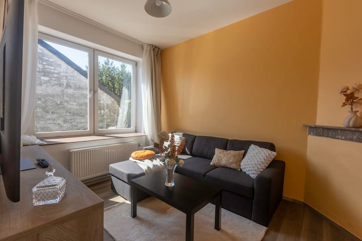 Appartement De Luxe Dubai: Salon Sdb/wc Privés - Liège