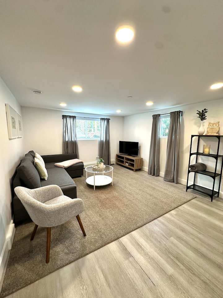 Fraserhood Gem: 2br Steps To Fraser & Main - Vancouver