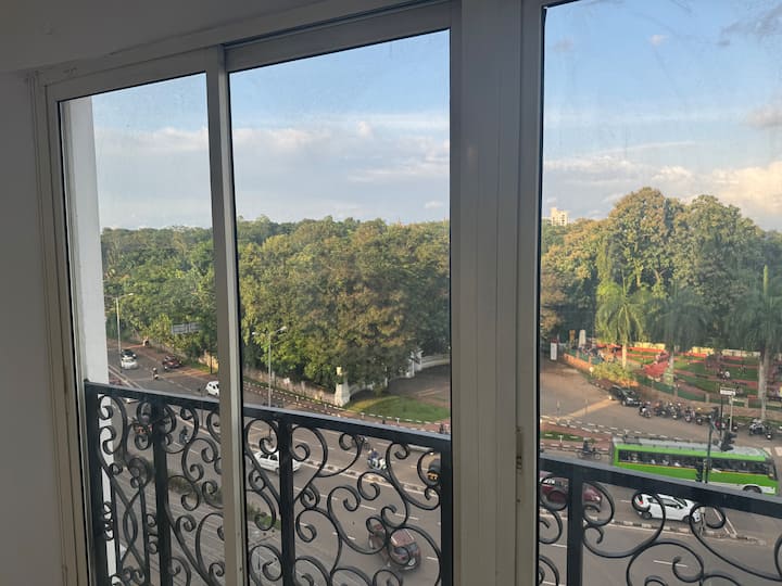 Sb Home In Heera Kowdiar - 特拉凡德倫