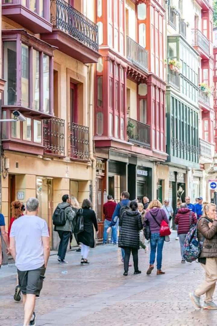 Pequeño Y Divertido - Bilbao