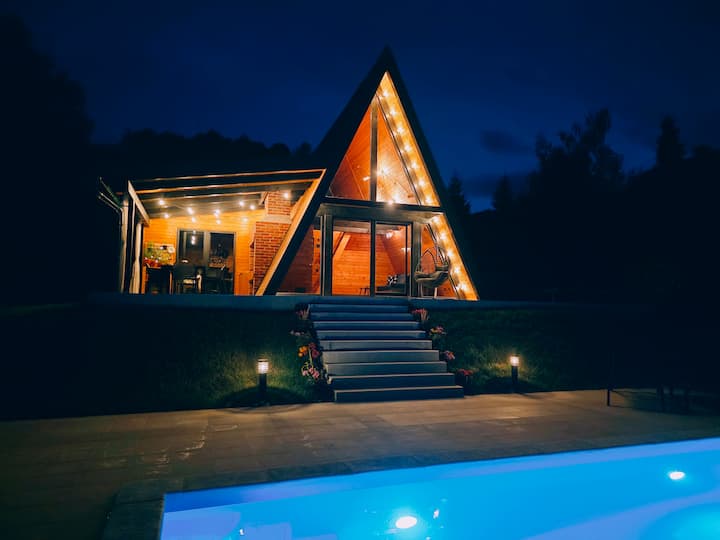 Holiday Home Kiara
A-frame, Pool, Jacuzzi, Sauna - Karlovac