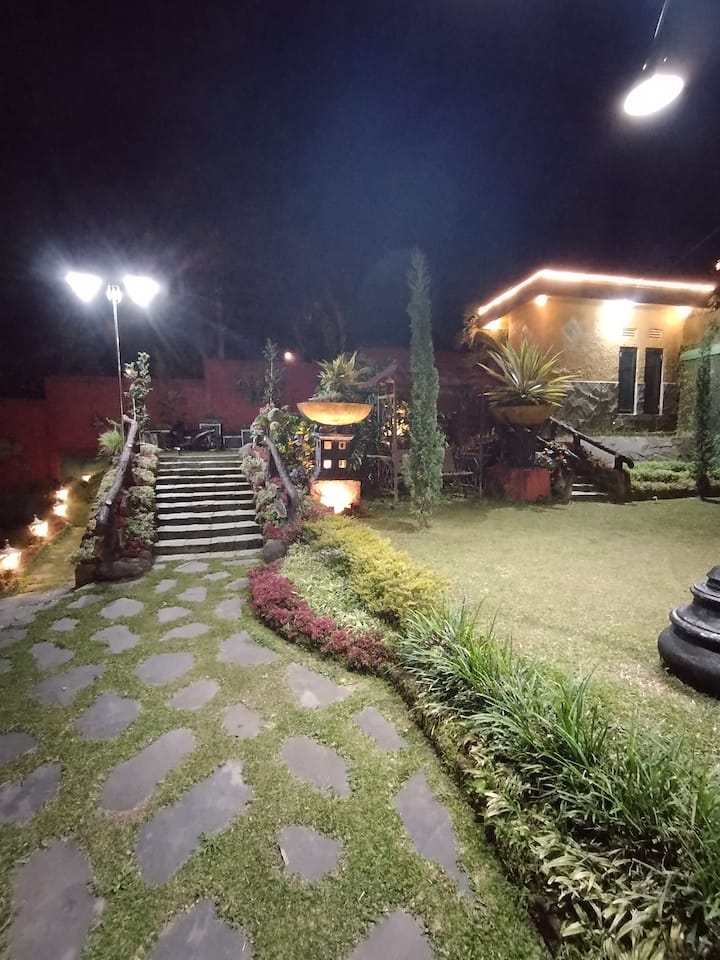 Villa Lembah Kemuning - Tawangmangu