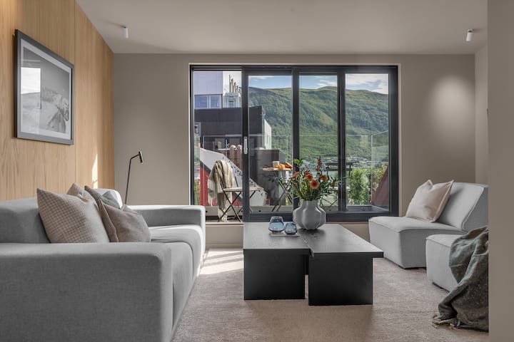 The Loft I 4br/2 Bath I City, Sea & Mountain Views - Tromsø