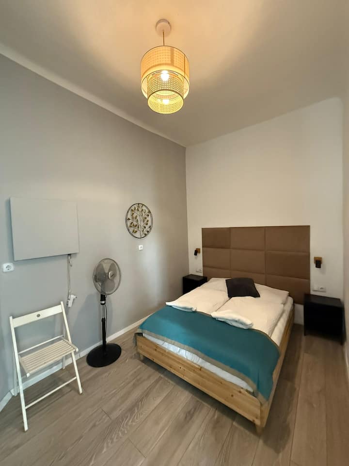 Simple 2br + 1lr | Near Westbahnhof Station - Vienna