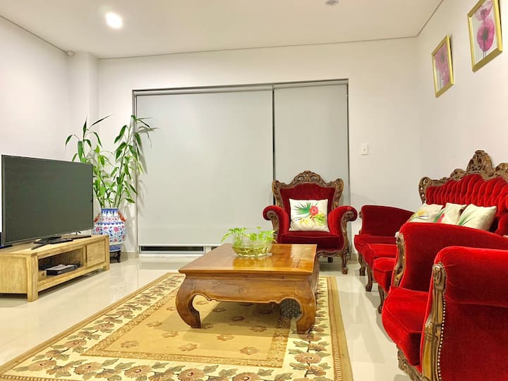 Near Train/shopping At Bankstown - Strathfield