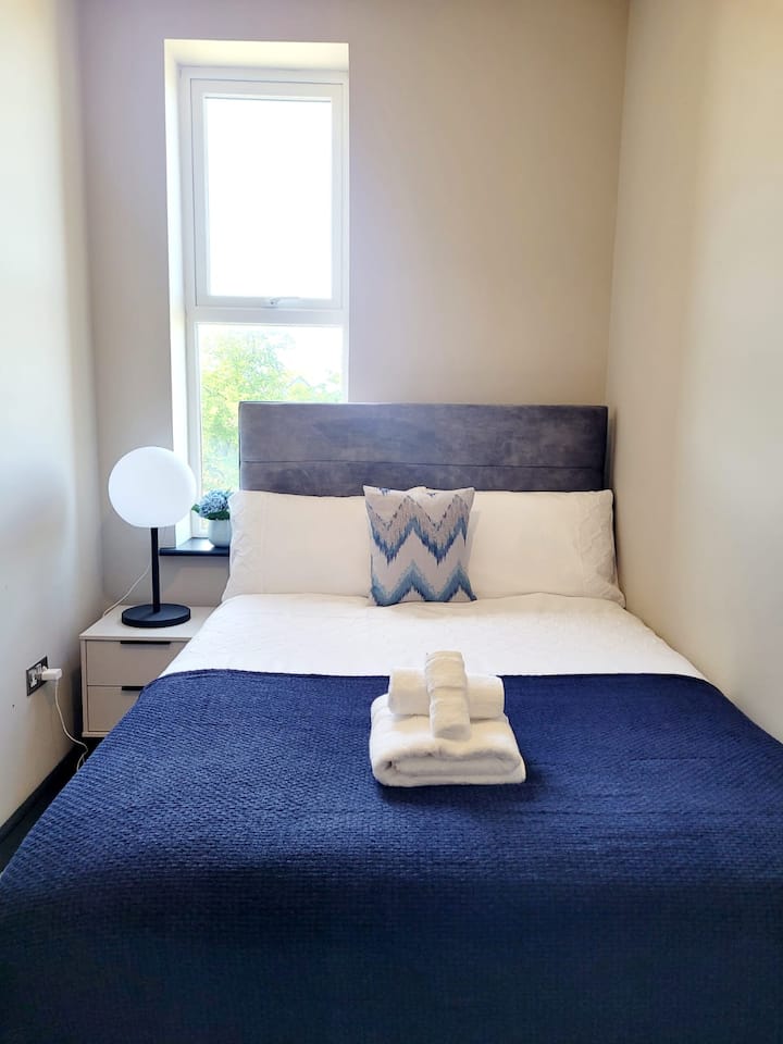 Stylish 3br Near Liverpool • Parking & Wifi - Guernsey