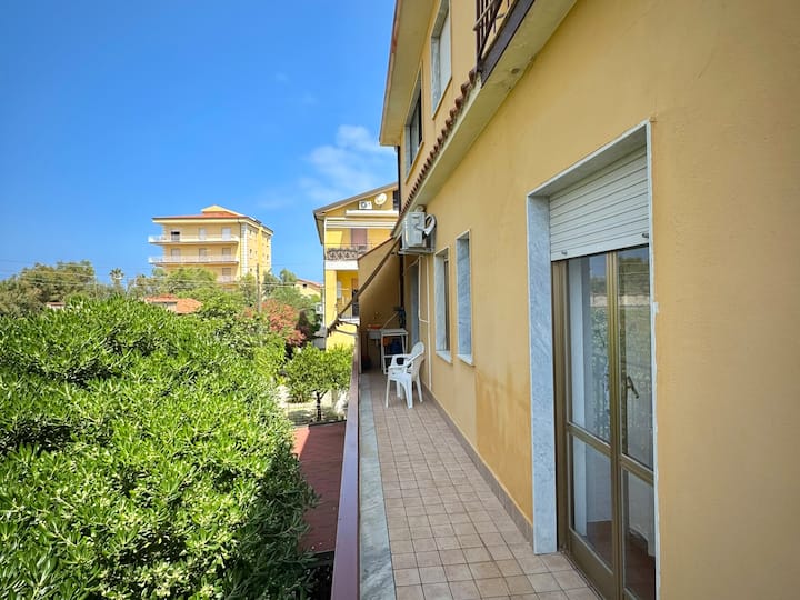 Three-room Apartment With Balcony Near The Sea - Falerna