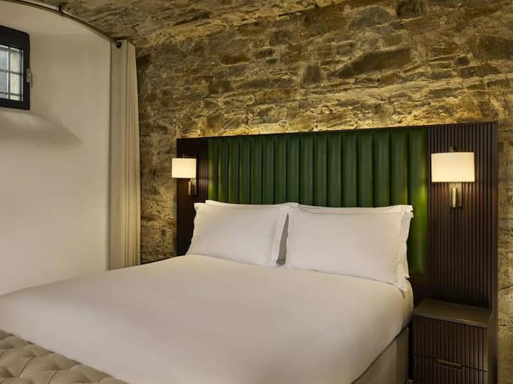 Classic Double Room - The Bodmin Jail Hotel - Bodmin