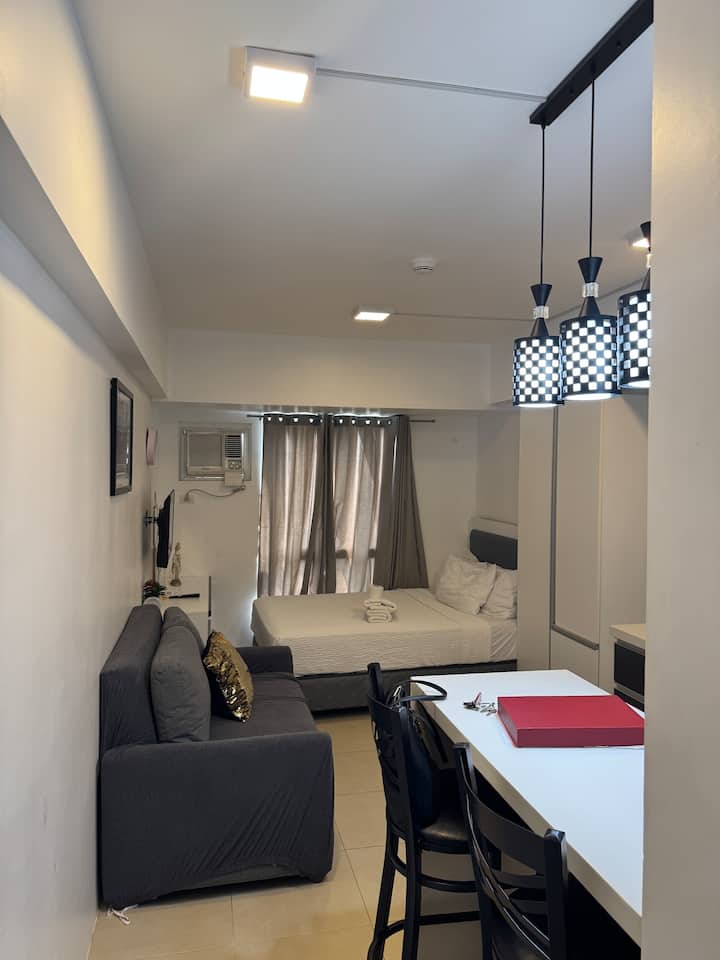 It Park Avida Riala T3- Pool View/fully Furnished - Cebu City