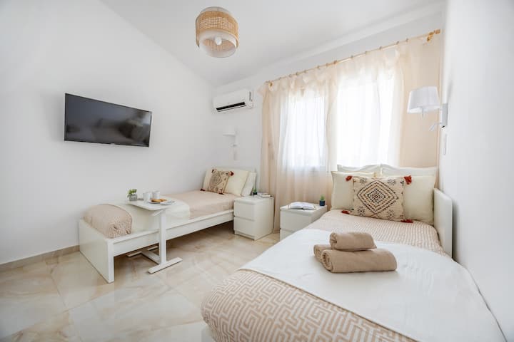 Seaview Inn - Tranquil - Ayia Napa