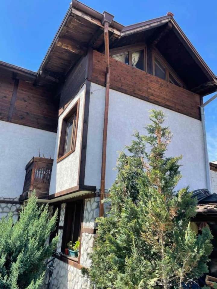 Kalaydzhiev Guest House - Bansko