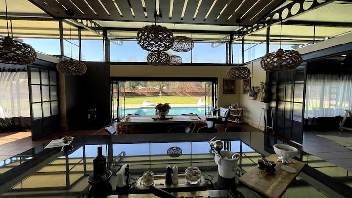 Modern Harties Retreat • Pool, Hot Tub & Views - Hartbeespoort