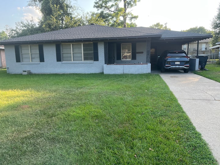 Cozy Spot Near Airforce Base - Bossier City, LA