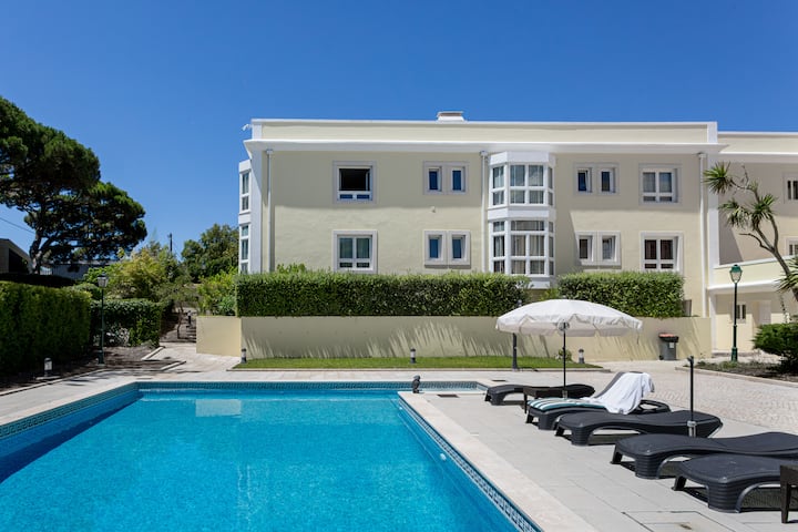 Royal Hideaway – Estoril 2br Pool Retreat - Estoril