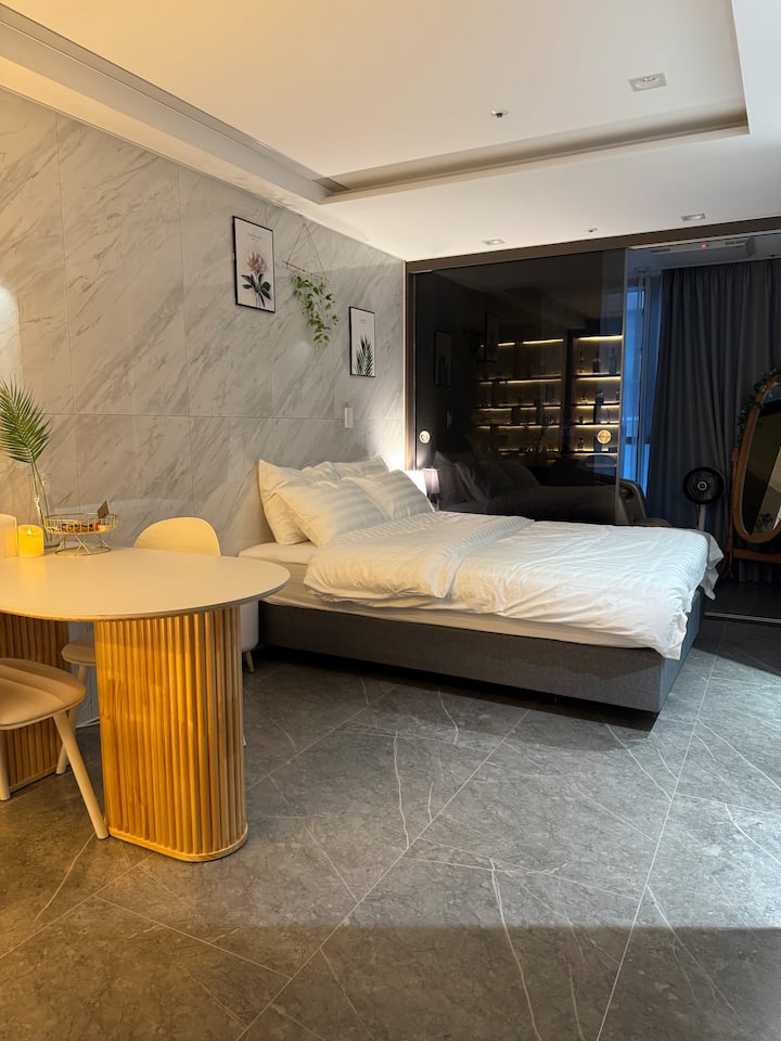 [강남#1] 남부터미널역, 공항버스, 안마의자, 웰컴푸드, 짐보관 - Seoul