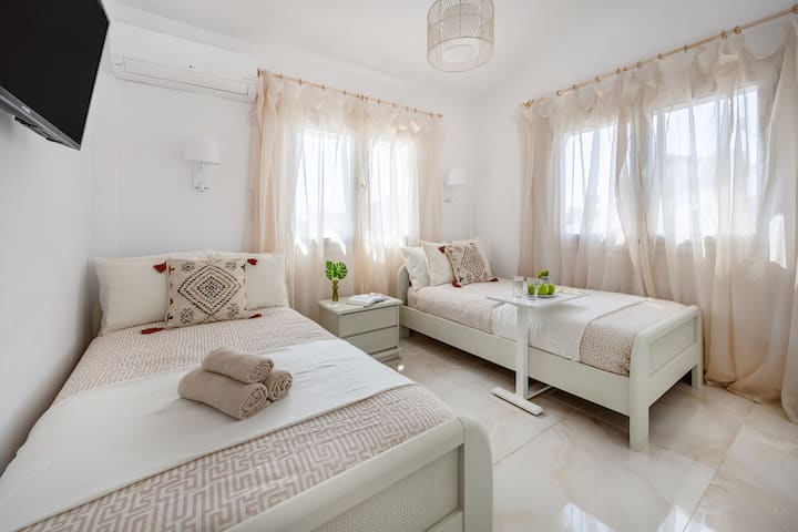 Seaview Inn - Pastoral - Ayia Napa