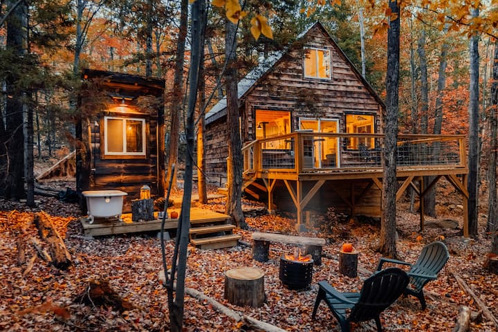 Modern Rustic Cabin + Sauna Near Lake & Hike - New Hampshire (State)