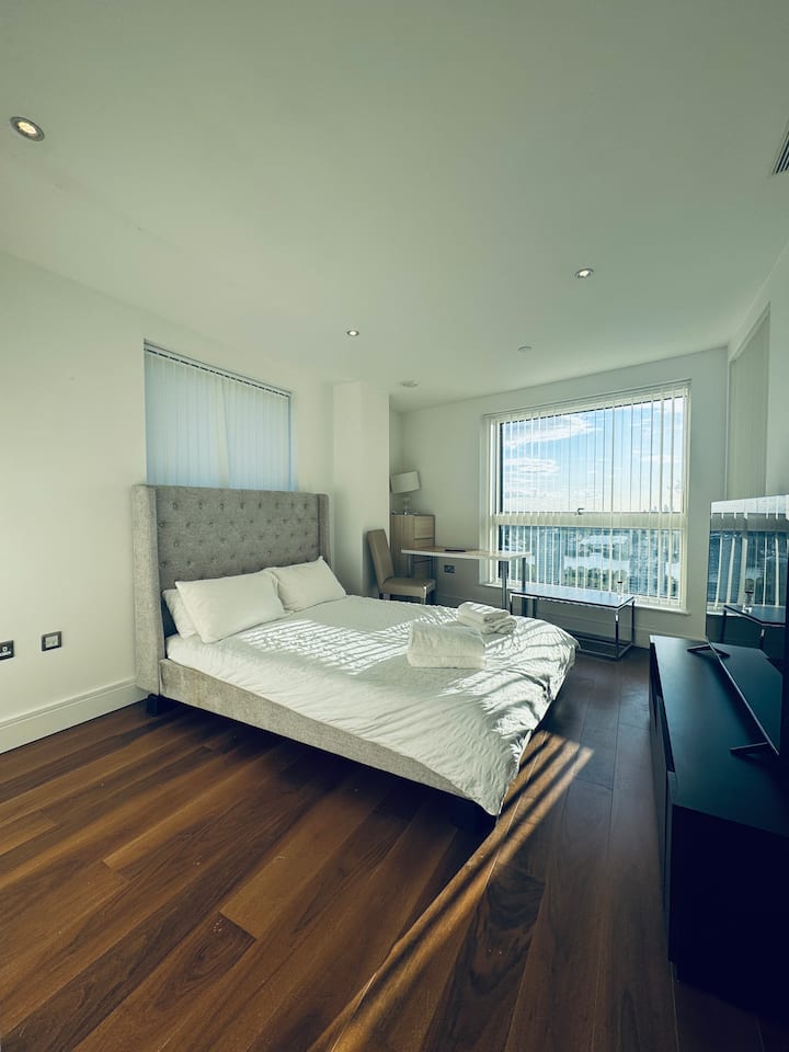 Canary Wharf View! 4bed 2bath Apartment - Greenwich