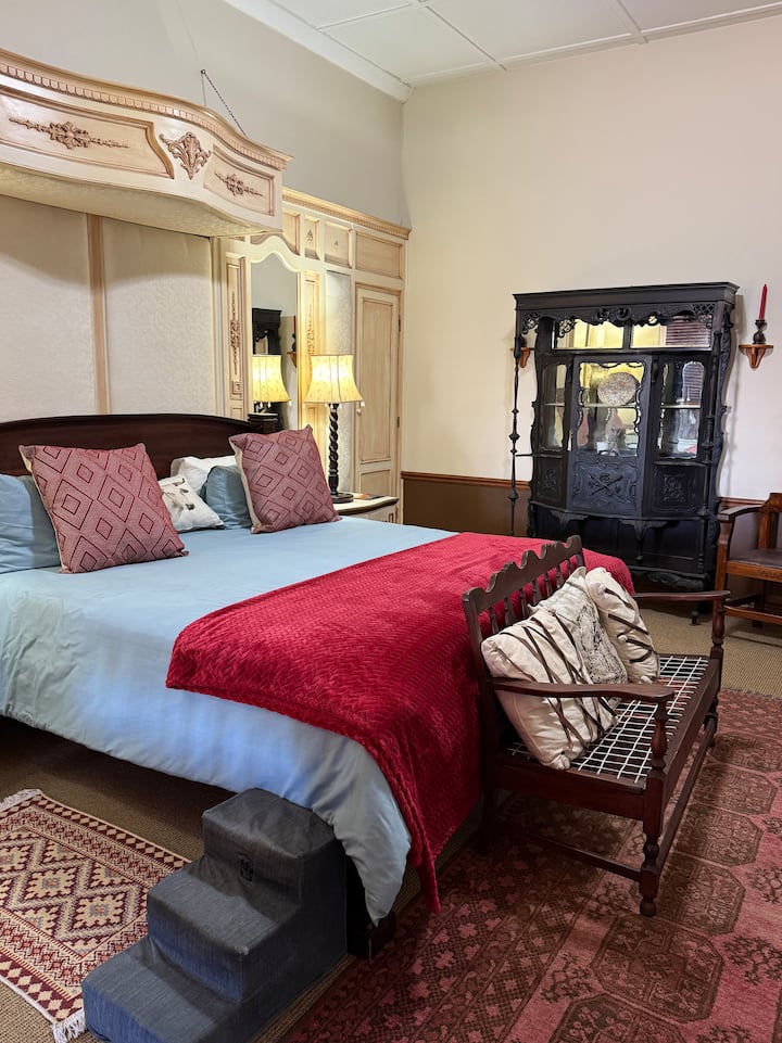 Luxurious Farmhouse King Suite - Durban