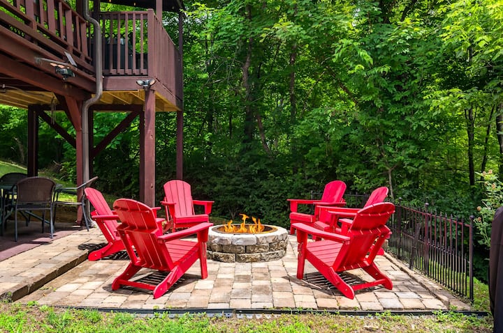 Peaceful Path-smoky Mountains, Tn With Hot Tub - Sevierville, TN