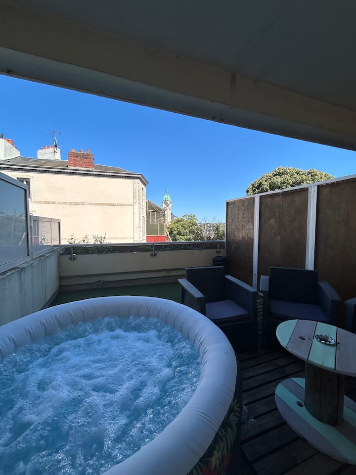 Appartement Avec Terrasse, Jacuzzi & Garage - Limoges