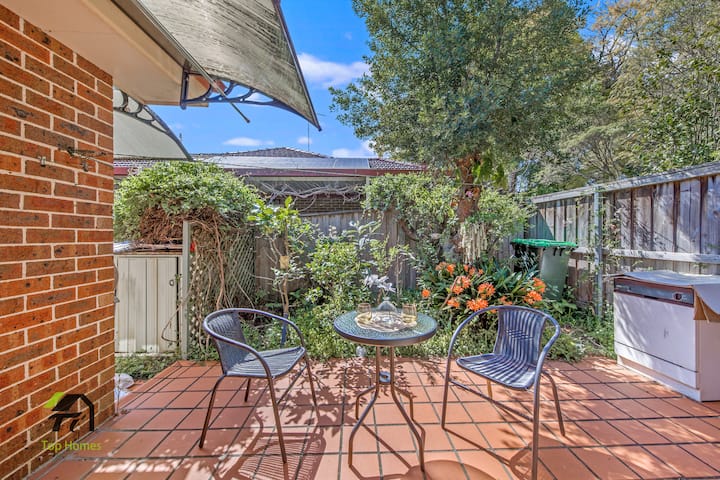 位于繁华社区Eastwood的温馨villa - Gordon