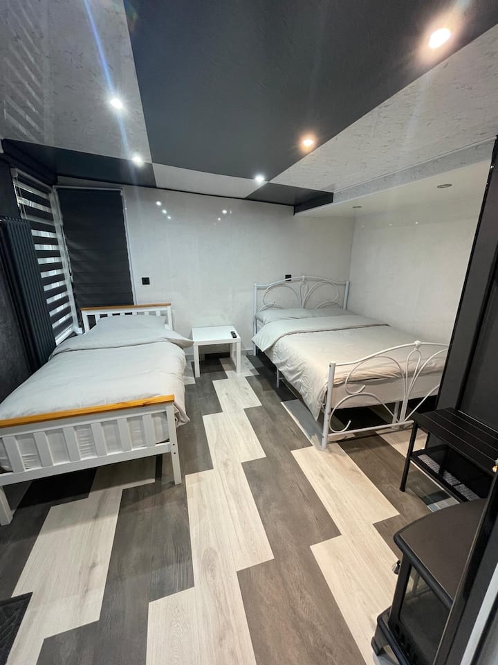 Cozy 2 Bedroom Garden House. - Glasgow