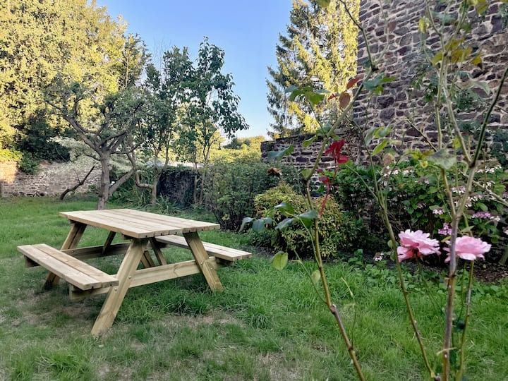 Les Rosiers – Séjour Lumineux Avec Jardin Privatif - Fougères