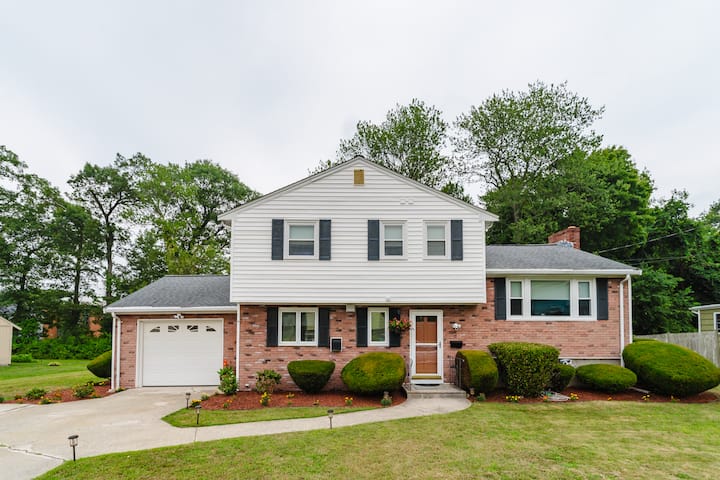 17 - 3br Randolph | Modern Single House - Brockton, MA