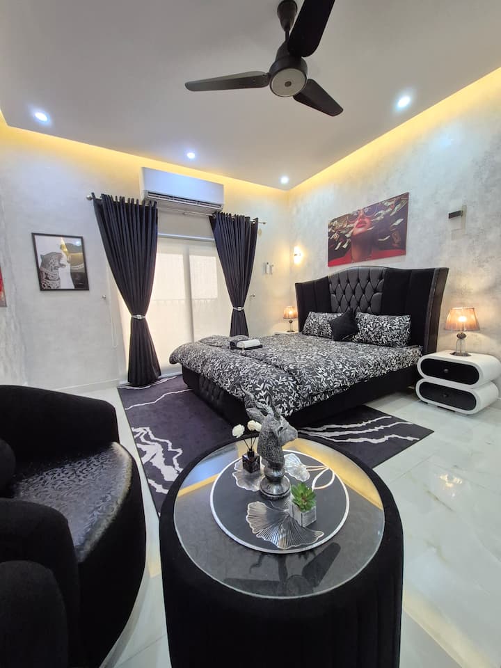 Eithad Studio Luxe Heaven-with Terrace - Lahore