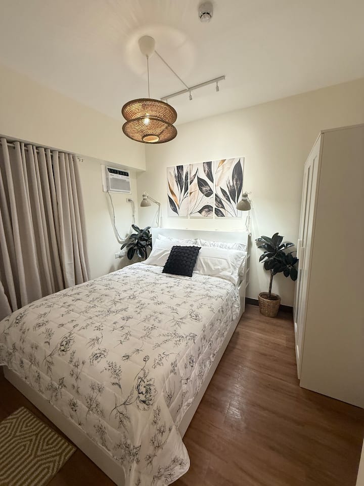 The Camden Place Cozy Modern Apartment Condo Unit - Metro Manila