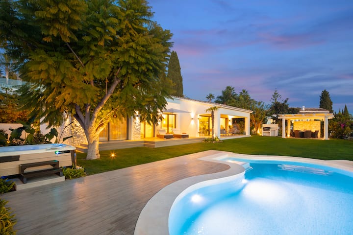 Villa Margarita By The Sea - Marbella