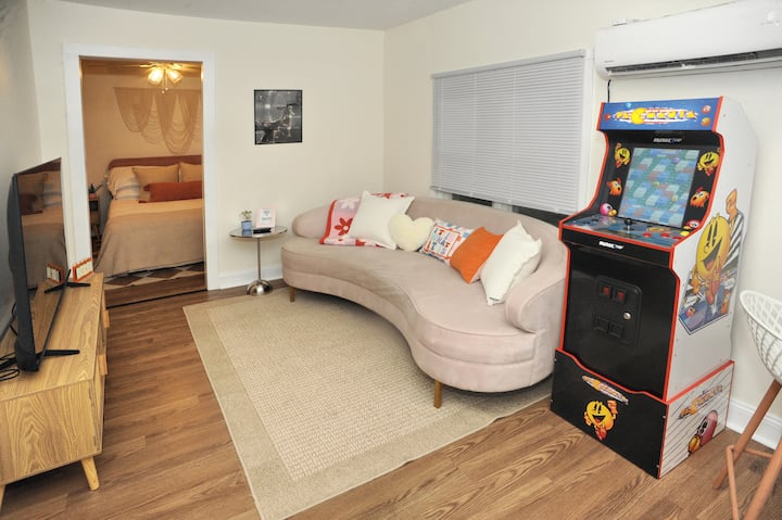 Peach By The Beach! Groovy Apt Close To Downtown - New Buffalo